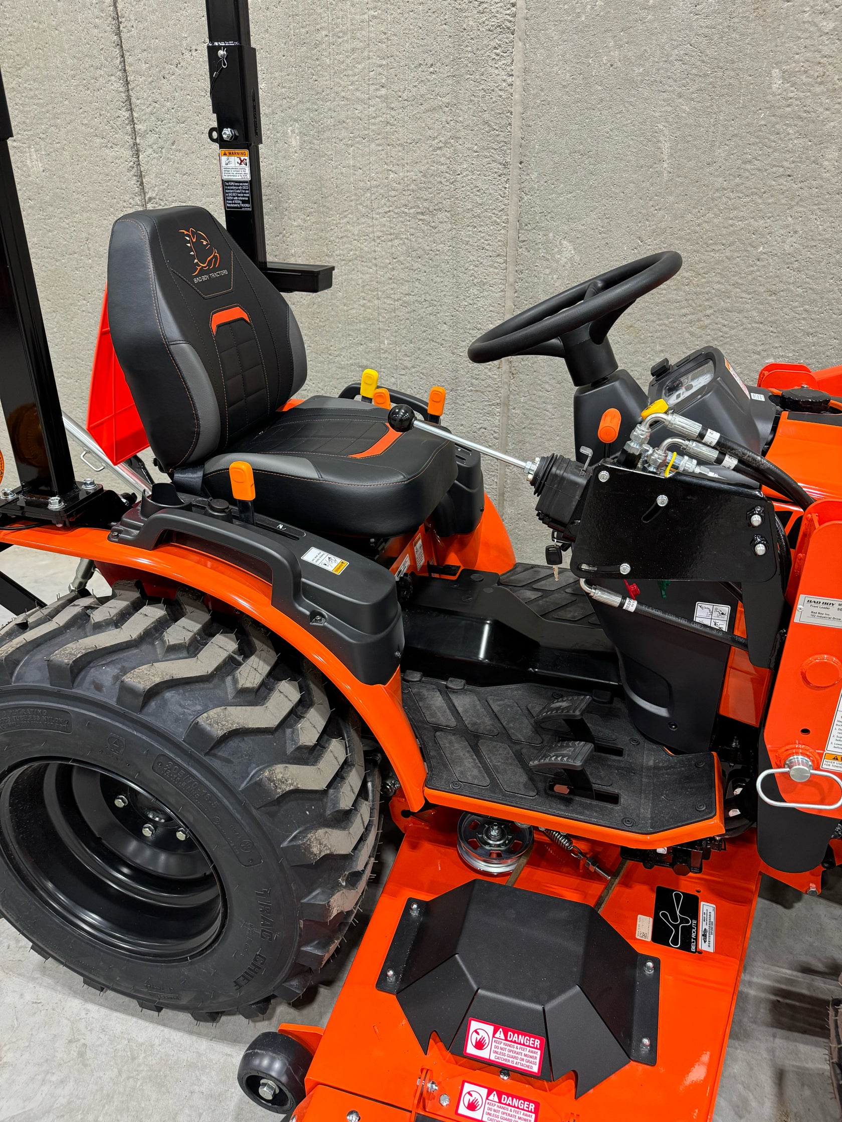 1025H - 10 SERIES, 24 HP W/ 105 LOADER – The Bad Boy Garage